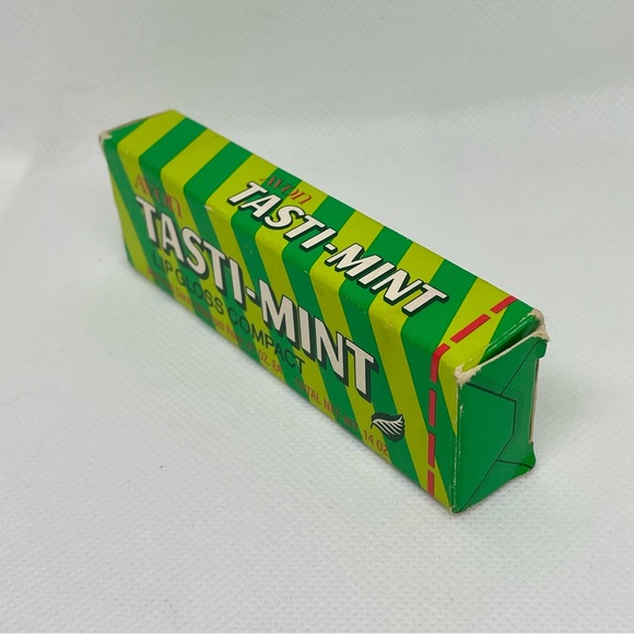 Avon | Makeup | Vintage Avon Tastimint Gum Lip Gloss Compact In Box X 2 ...